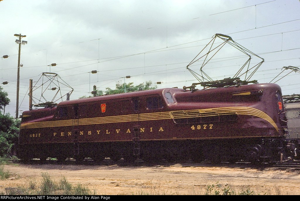 NJT GG1 4877 in PRR livery